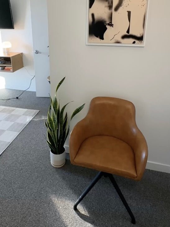 Riley Office Chair: Green Leather Wheely Computer Chair – Archiology